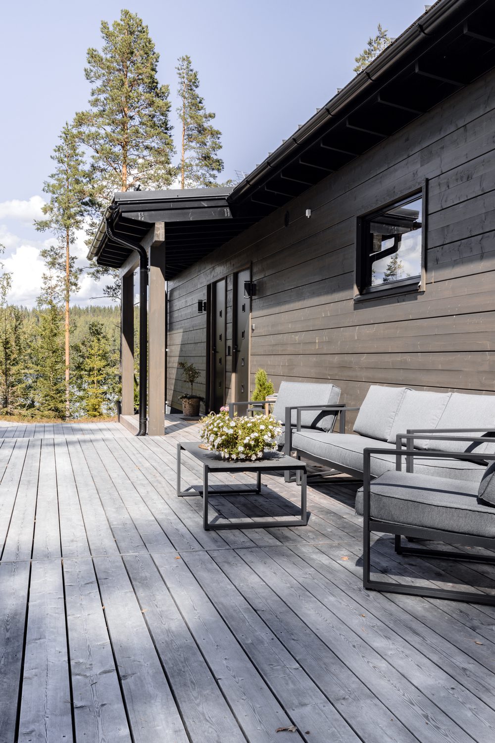 Yijälä-sisäänkäynti-Minna-Kivinen - Honka